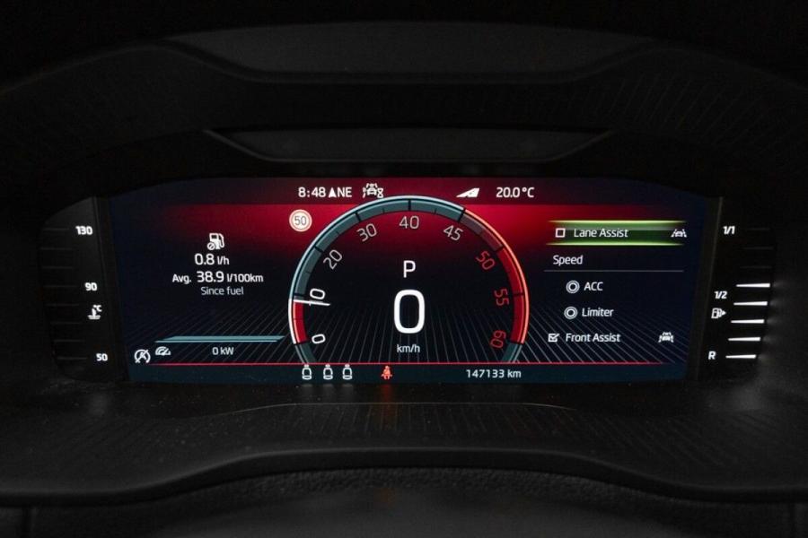 Melns Skoda Karoq 2022 Viļņa, ar dzinēja tilpumu 2.00 L un nobraukumu 147 tūkst. km par 24800 €, foto 16 vietnē AUTOMOTO.COM.LV