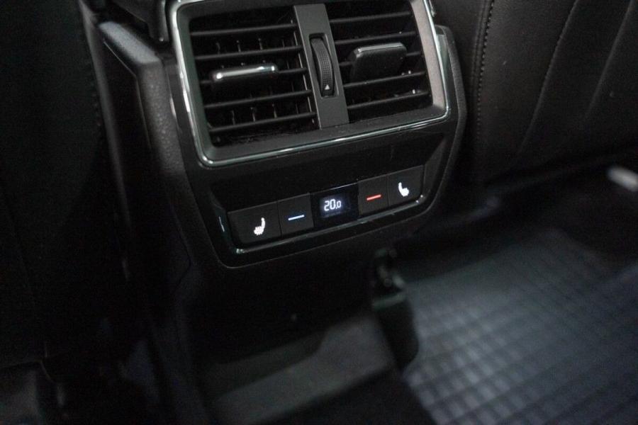 Melns Skoda Karoq 2022 Viļņa, ar dzinēja tilpumu 2.00 L un nobraukumu 147 tūkst. km par 24800 €, foto 25 vietnē AUTOMOTO.COM.LV