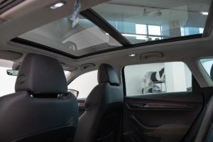 Melns Skoda Karoq 2022 Viļņa, ar dzinēja tilpumu 2.00 L un nobraukumu 147 tūkst. km par 24800 €, foto 26 vietnē AUTOMOTO.COM.LV