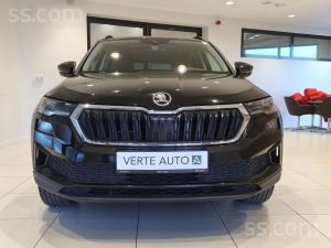 Black Skoda Karoq 2022 in Riga, with an engine capacity of 2.00 L and mileage of 147 thousand km for 19490 €, photo 3 on AUTOMOTO.COM.LV