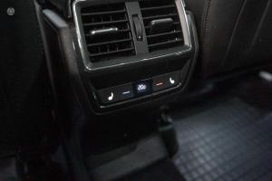 Black Skoda Karoq 2022 in Vilnius, with an engine capacity of 2.00 L and mileage of 147 thousand km for 24350 €, photo 21 on AUTOMOTO.COM.LV