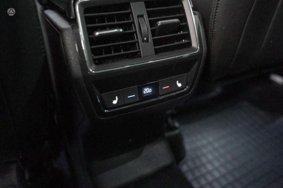 Black Skoda Karoq 2022 in Vilnius, with an engine capacity of 2.00 L and mileage of 147 thousand km for 24350 €, photo 21 on AUTOMOTO.COM.LV