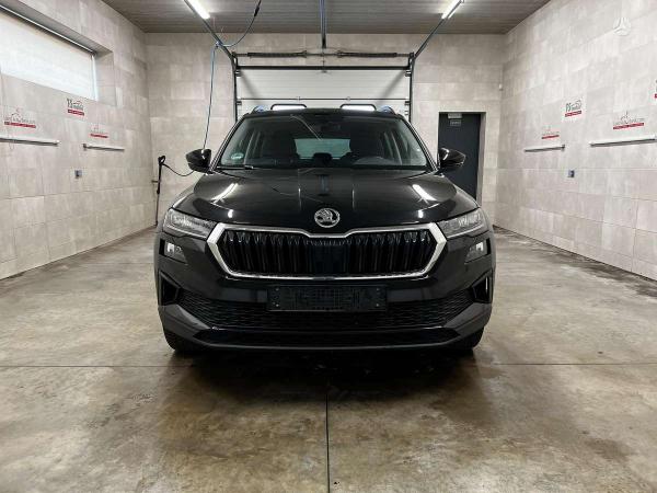 Melns Skoda Karoq 2022 Marijampole, ar dzinēja tilpumu 1.50 L un nobraukumu 195 tūkst. km par 16928 €, foto 2 vietnē AUTOMOTO.COM.LV
