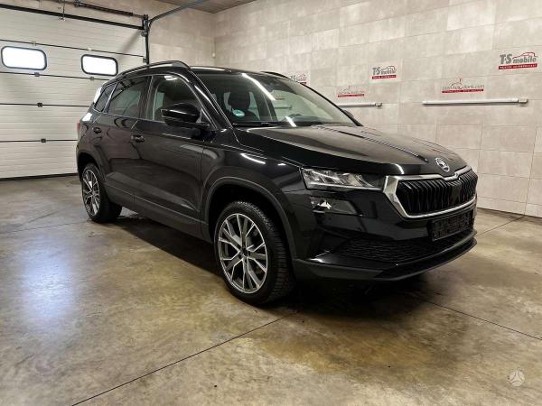 Melns Skoda Karoq 2022 Marijampole, ar dzinēja tilpumu 1.50 L un nobraukumu 195 tūkst. km par 16928 €, foto 3 vietnē AUTOMOTO.COM.LV