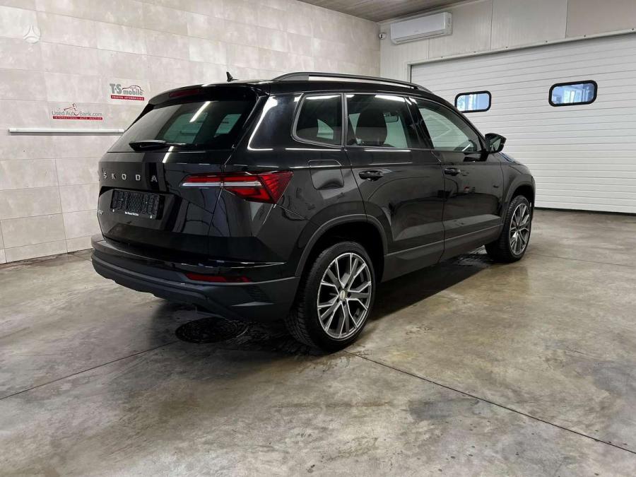 Melns Skoda Karoq 2022 Marijampole, ar dzinēja tilpumu 1.50 L un nobraukumu 195 tūkst. km par 16928 €, foto 5 vietnē AUTOMOTO.COM.LV