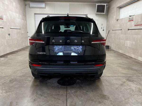 Melns Skoda Karoq 2022 Marijampole, ar dzinēja tilpumu 1.50 L un nobraukumu 195 tūkst. km par 16928 €, foto 5 vietnē AUTOMOTO.COM.LV