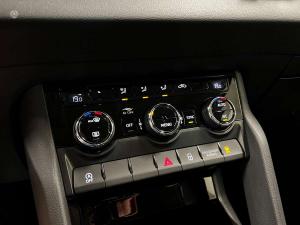Melns Skoda Karoq 2022 Marijampole, ar dzinēja tilpumu 1.50 L un nobraukumu 195 tūkst. km par 16928 €, foto 12 vietnē AUTOMOTO.COM.LV