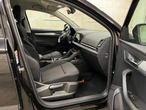 Melns Skoda Karoq 2022 Marijampole, ar dzinēja tilpumu 1.50 L un nobraukumu 195 tūkst. km par 16928 €, foto 13 vietnē AUTOMOTO.COM.LV