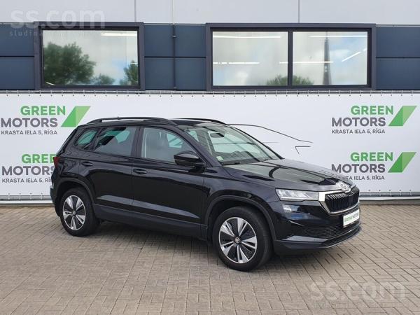 Black Skoda Karoq 2022 in Riga, with an engine capacity of 1.50 L and mileage of 112 thousand km for 19900 €, photo 2 on AUTOMOTO.COM.LV