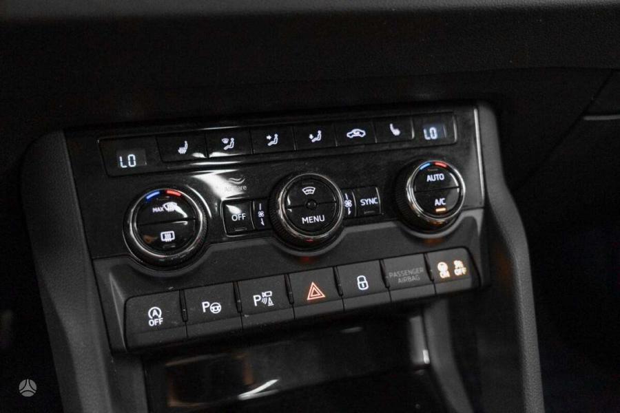 Melns Skoda Karoq 2022 Viļņa, ar dzinēja tilpumu 2.00 L un nobraukumu 147 tūkst. km par 24100 €, foto 18 vietnē AUTOMOTO.COM.LV