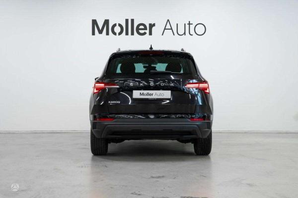 Black Skoda Karoq 2022 in Vilnius, with an engine capacity of 2.00 L and mileage of 160 thousand km for 19000 €, photo 6 on AUTOMOTO.COM.LV