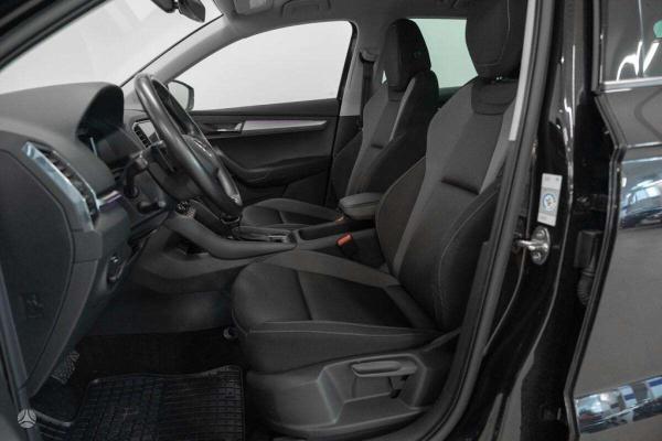 Black Skoda Karoq 2022 in Vilnius, with an engine capacity of 2.00 L and mileage of 160 thousand km for 19000 €, photo 7 on AUTOMOTO.COM.LV