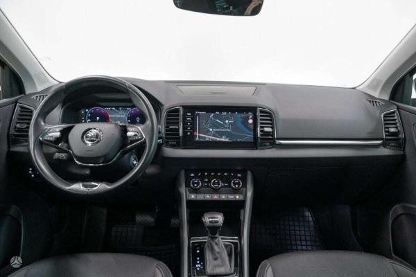 Black Skoda Karoq 2022 in Vilnius, with an engine capacity of 2.00 L and mileage of 160 thousand km for 19000 €, photo 8 on AUTOMOTO.COM.LV