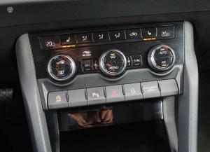 Melns Skoda Karoq 2022 Viļņa, ar dzinēja tilpumu 1.50 L un nobraukumu 125 tūkst. km par 17250 €, foto 12 vietnē AUTOMOTO.COM.LV