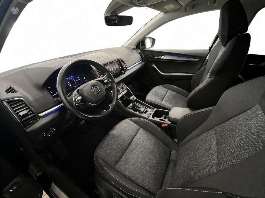 Black Skoda Karoq 2022 in Kaunas, with an engine capacity of 1.97 L and mileage of 144 thousand km for 19500 €, photo 9 on AUTOMOTO.COM.LV