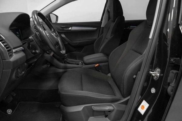 Black Skoda Karoq 2022 in Vilnius, with an engine capacity of 2.00 L and mileage of 159 thousand km for 19450 €, photo 5 on AUTOMOTO.COM.LV