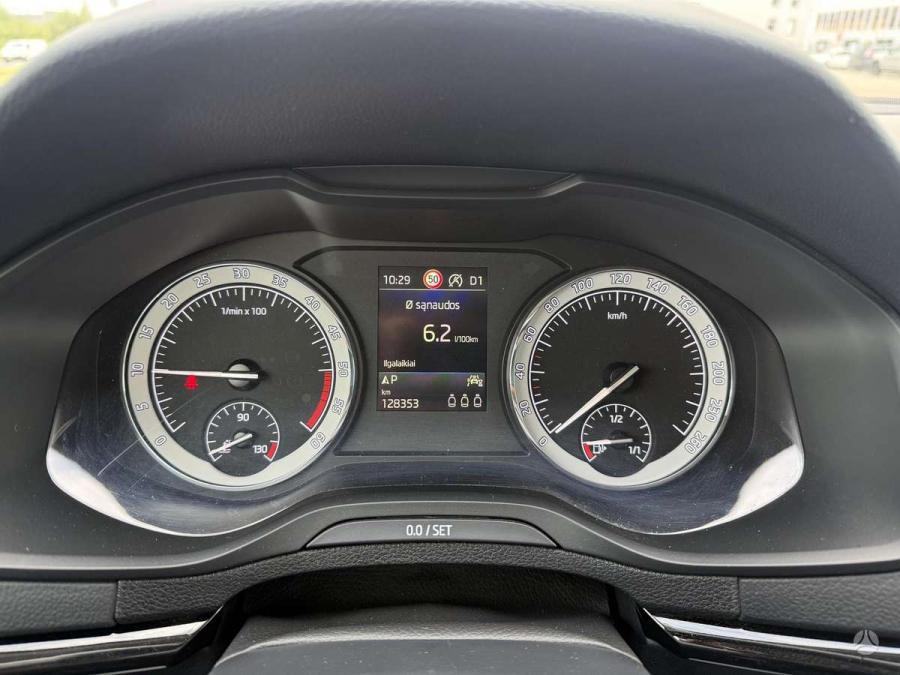 Melns Skoda Karoq 2022 Panevēža, ar dzinēja tilpumu 1.97 L un nobraukumu 128 tūkst. km par 20800 €, foto 36 vietnē AUTOMOTO.COM.LV