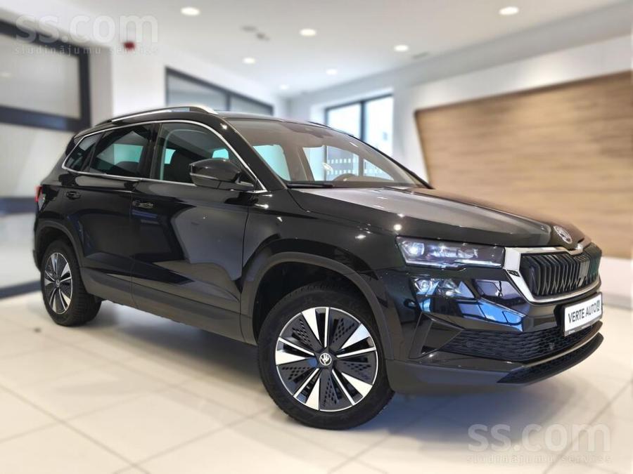 Melns Skoda Karoq 2023 Rīga, ar dzinēja tilpumu 1.50 L un nobraukumu 27 tūkst. km par 23990 €, foto 1 vietnē AUTOMOTO.COM.LV