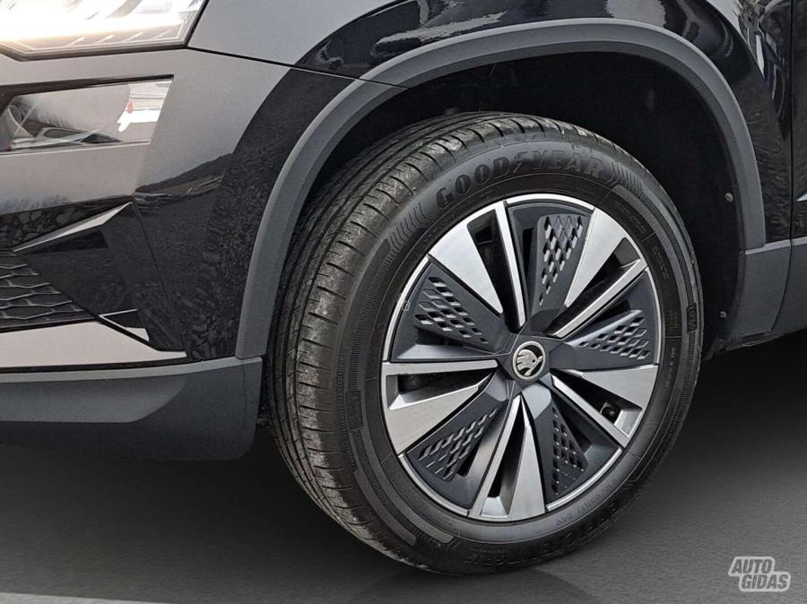 Melns Skoda Karoq 2023 Kauņa, ar dzinēja tilpumu 1.50 L un nobraukumu 27 tūkst. km par 28914 €, foto 13 vietnē AUTOMOTO.COM.LV