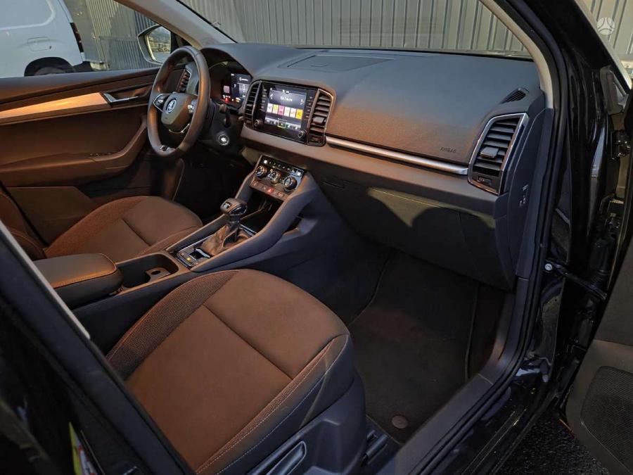 Black Skoda Karoq 2023 in Kaunas, with an engine capacity of 1.50 L and mileage of 46 thousand km for 8500 €, photo 24 on AUTOMOTO.COM.LV