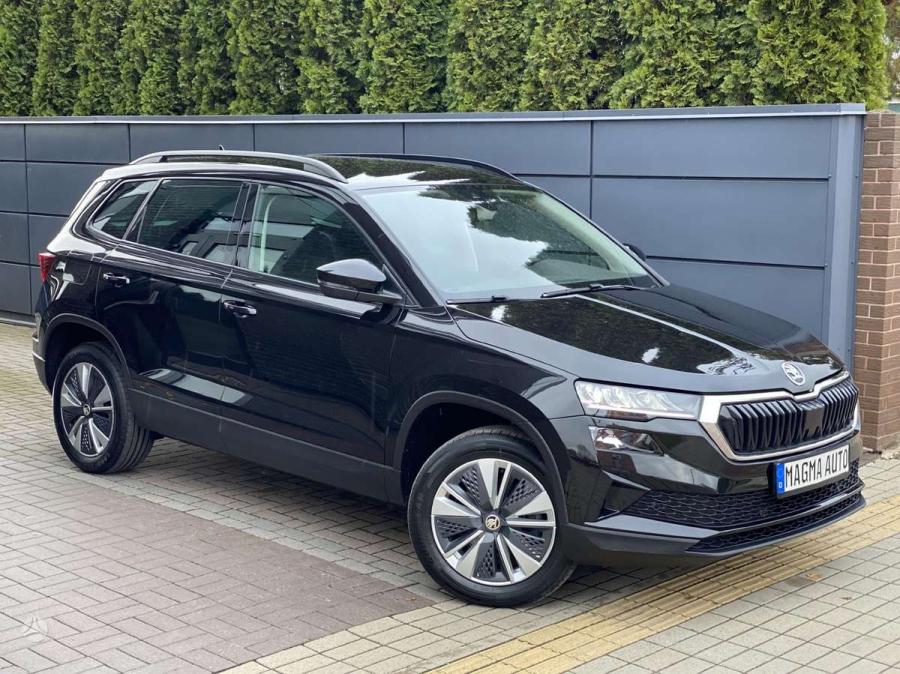 Melns Skoda Karoq 2023 Marijampole, ar dzinēja tilpumu 1.97 L un nobraukumu 55 tūkst. km par 23950 €, foto 1 vietnē AUTOMOTO.COM.LV