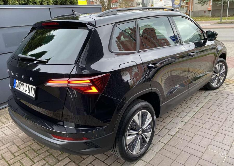 Melns Skoda Karoq 2023 Marijampole, ar dzinēja tilpumu 1.97 L un nobraukumu 55 tūkst. km par 23950 €, foto 4 vietnē AUTOMOTO.COM.LV