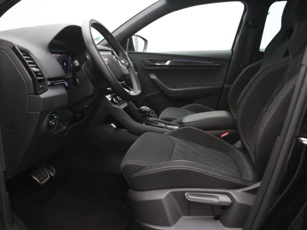 Black Skoda Karoq 2023 in Vilnius, with an engine capacity of 1.50 L and mileage of 203 thousand km for 21699 €, photo 4 on AUTOMOTO.COM.LV