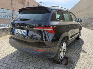 Black Skoda Karoq 2023 in Siauliai, with an engine capacity of 1.97 L and mileage of 178 thousand km for 16900 €, photo 5 on AUTOMOTO.COM.LV