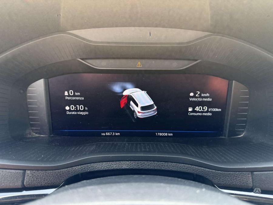 Black Skoda Karoq 2023 in Siauliai, with an engine capacity of 1.97 L and mileage of 178 thousand km for 16900 €, photo 17 on AUTOMOTO.COM.LV