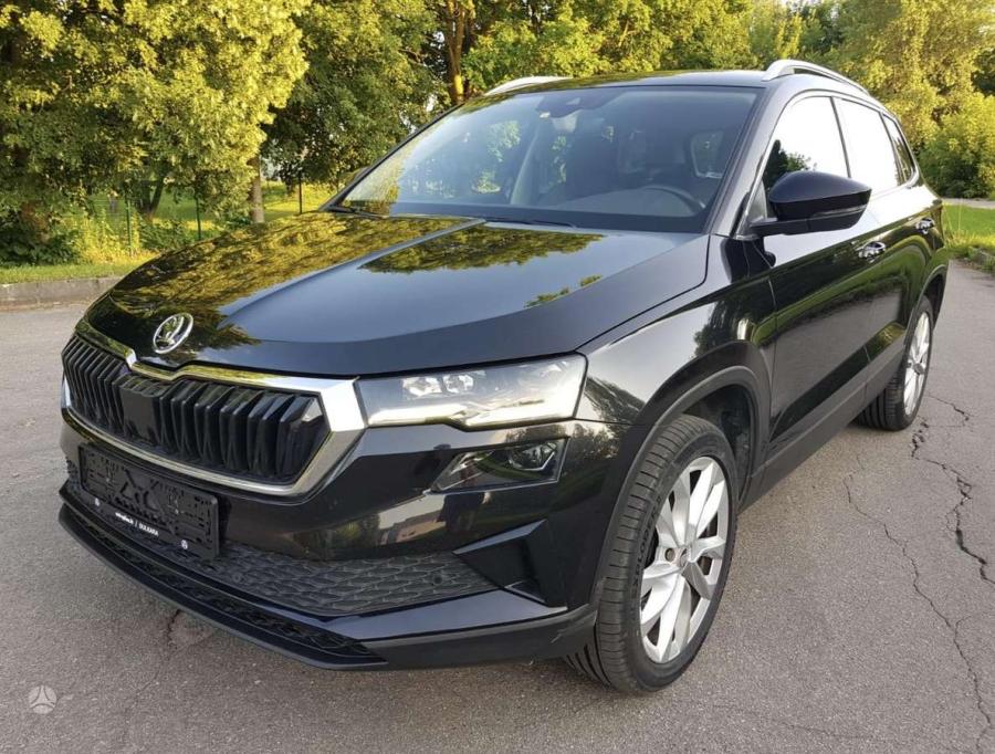 Black Skoda Karoq 2023 in Siauliai, with an engine capacity of 1.97 L and mileage of 178 thousand km for 17700 €, photo 4 on AUTOMOTO.COM.LV