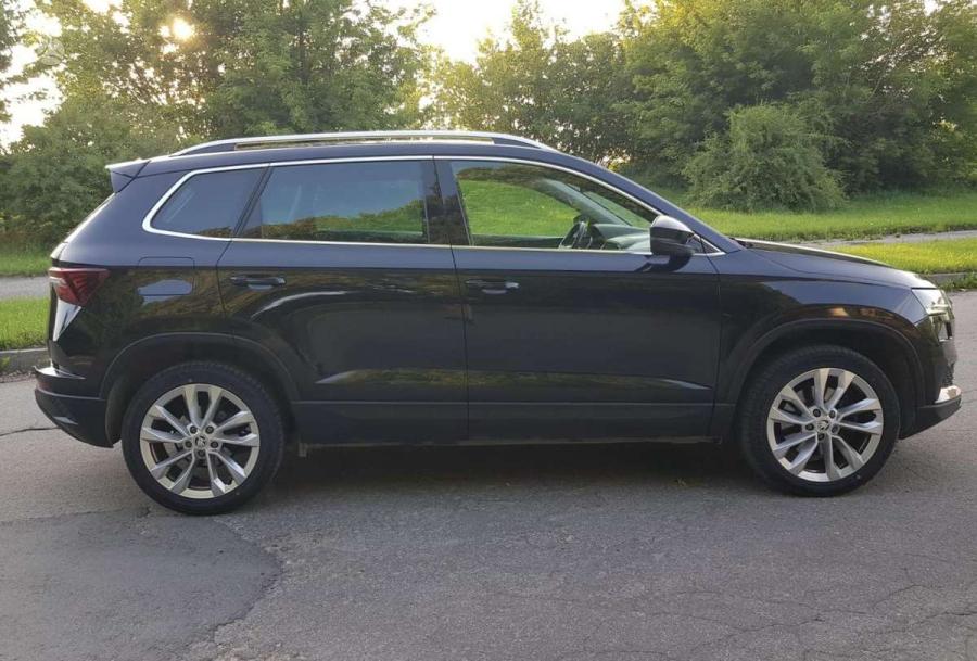 Black Skoda Karoq 2023 in Siauliai, with an engine capacity of 1.97 L and mileage of 178 thousand km for 17700 €, photo 6 on AUTOMOTO.COM.LV