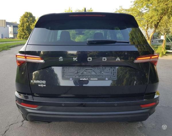 Black Skoda Karoq 2023 in Siauliai, with an engine capacity of 1.97 L and mileage of 178 thousand km for 17700 €, photo 6 on AUTOMOTO.COM.LV