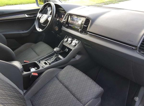 Black Skoda Karoq 2023 in Siauliai, with an engine capacity of 1.97 L and mileage of 178 thousand km for 17700 €, photo 9 on AUTOMOTO.COM.LV