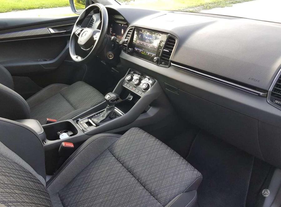 Black Skoda Karoq 2023 in Siauliai, with an engine capacity of 1.97 L and mileage of 178 thousand km for 17700 €, photo 10 on AUTOMOTO.COM.LV
