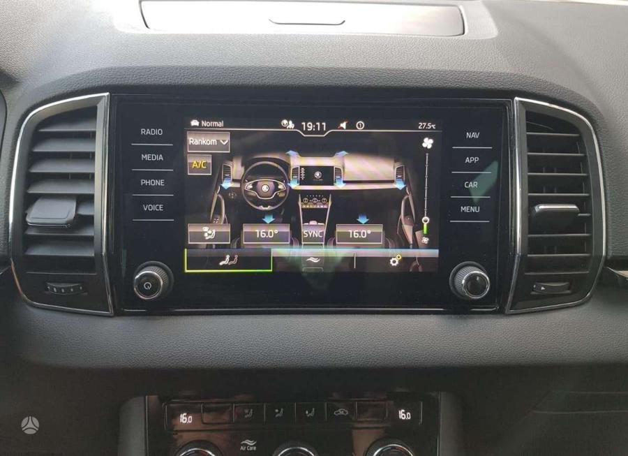 Black Skoda Karoq 2023 in Siauliai, with an engine capacity of 1.97 L and mileage of 178 thousand km for 17700 €, photo 17 on AUTOMOTO.COM.LV