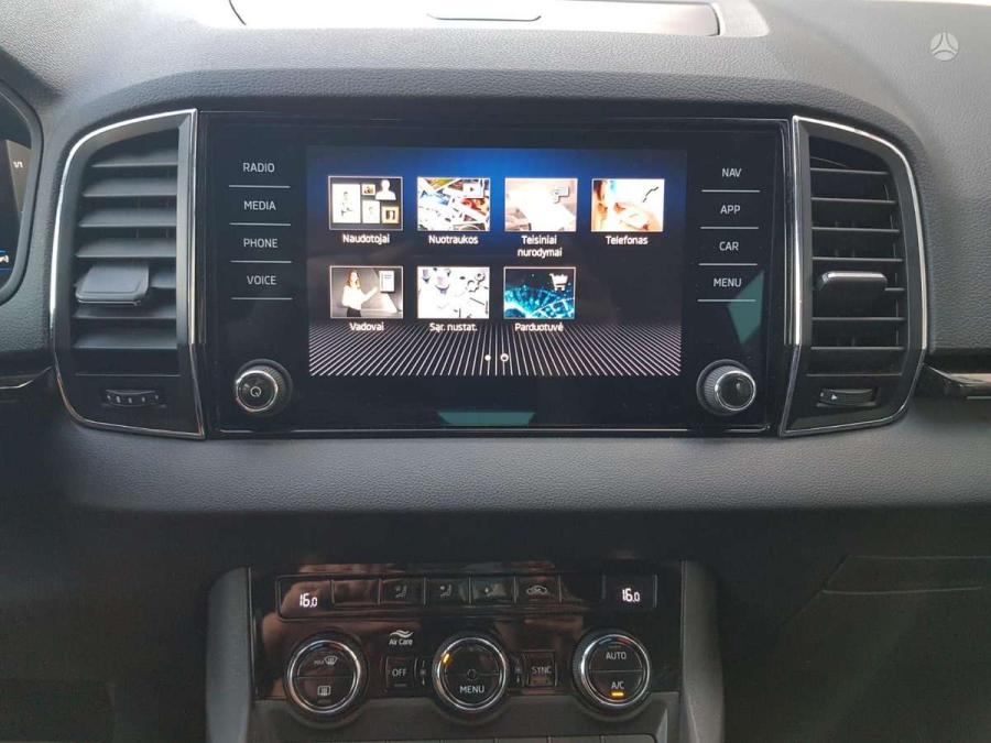 Black Skoda Karoq 2023 in Siauliai, with an engine capacity of 1.97 L and mileage of 178 thousand km for 17700 €, photo 19 on AUTOMOTO.COM.LV
