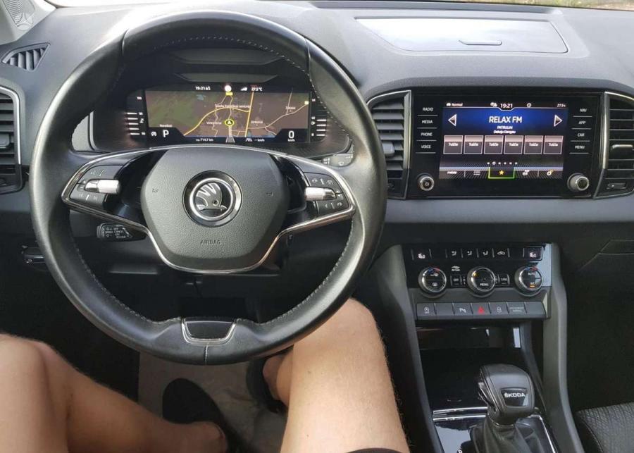 Black Skoda Karoq 2023 in Siauliai, with an engine capacity of 1.97 L and mileage of 178 thousand km for 17700 €, photo 22 on AUTOMOTO.COM.LV