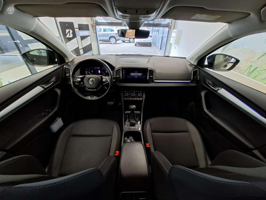Black Skoda Karoq 2023 in Kaunas, with an engine capacity of 1.97 L and mileage of 174 thousand km for 19800 €, photo 12 on AUTOMOTO.COM.LV