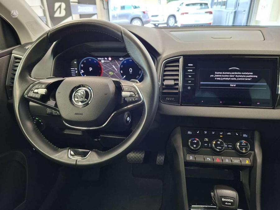 Black Skoda Karoq 2023 in Kaunas, with an engine capacity of 1.97 L and mileage of 174 thousand km for 19800 €, photo 13 on AUTOMOTO.COM.LV