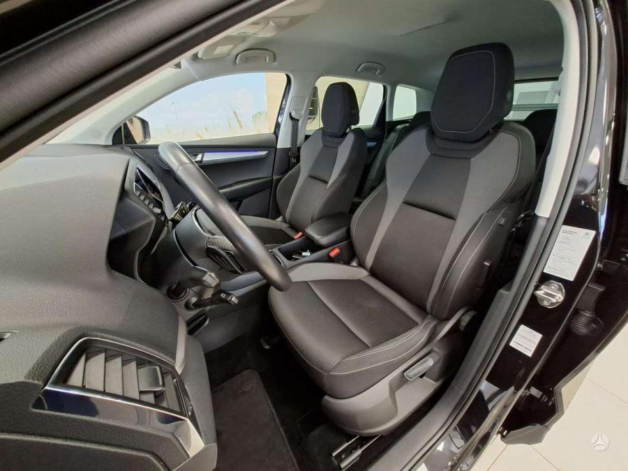 Black Skoda Karoq 2023 in Kaunas, with an engine capacity of 1.97 L and mileage of 174 thousand km for 19800 €, photo 27 on AUTOMOTO.COM.LV