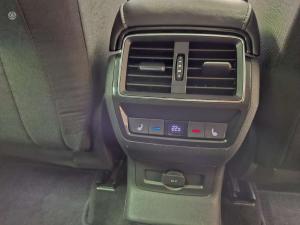 Black Skoda Karoq 2023 in Kaunas, with an engine capacity of 1.97 L and mileage of 174 thousand km for 19800 €, photo 33 on AUTOMOTO.COM.LV