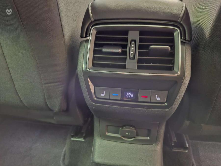 Black Skoda Karoq 2023 in Kaunas, with an engine capacity of 1.97 L and mileage of 174 thousand km for 19800 €, photo 33 on AUTOMOTO.COM.LV
