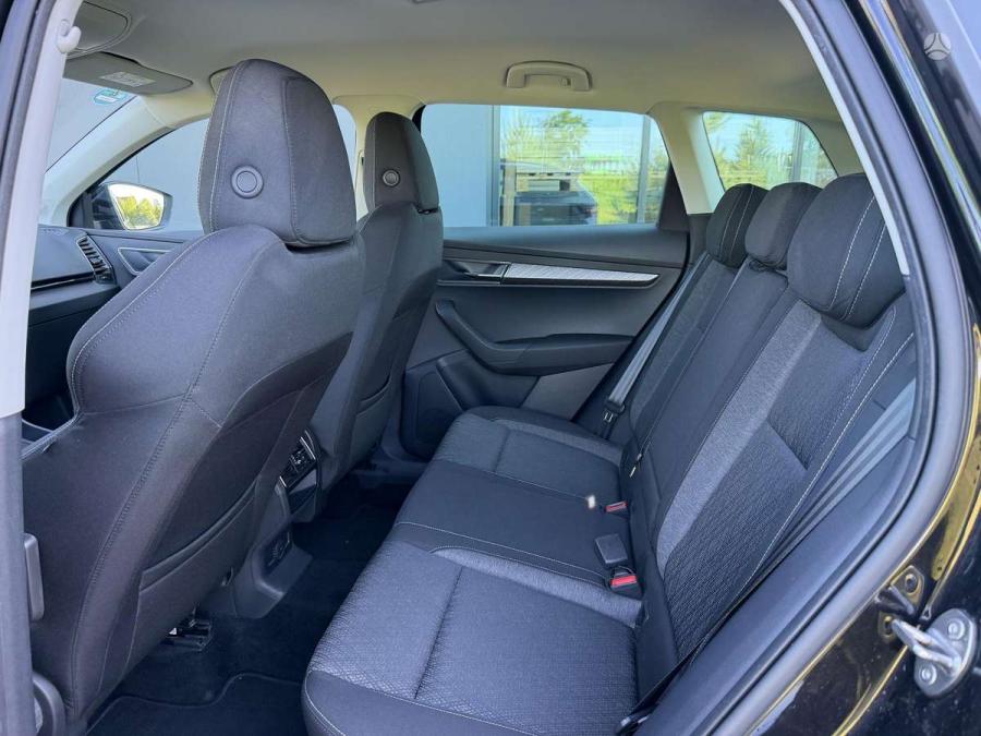 Black Skoda Karoq 2023 in Kaunas, with an engine capacity of 1.50 L and mileage of 165 thousand km for 19900 €, photo 15 on AUTOMOTO.COM.LV