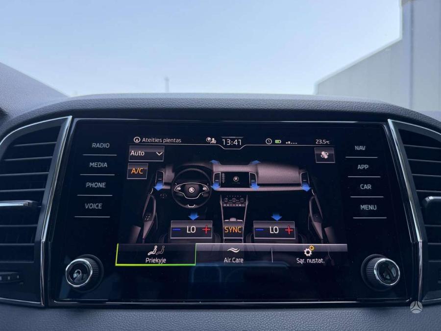 Melns Skoda Karoq 2023 Kauņa, ar dzinēja tilpumu 1.50 L un nobraukumu 169 tūkst. km par 19900 €, foto 27 vietnē AUTOMOTO.COM.LV