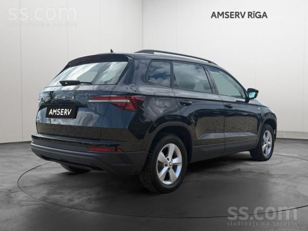 Melns Skoda Karoq 2023 Rīga, ar dzinēja tilpumu 2.00 L un nobraukumu 100 tūkst. km par 22000 €, foto 2 vietnē AUTOMOTO.COM.LV