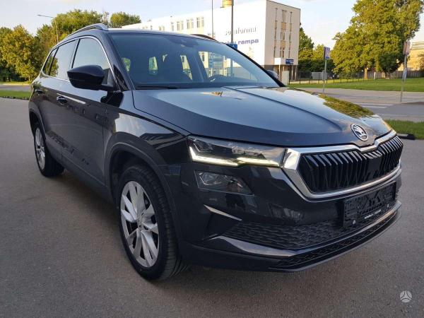 Melns Skoda Karoq 2023 Šauļi, ar dzinēja tilpumu 1.97 L un nobraukumu 178 tūkst. km par 17200 €, foto  vietnē AUTOMOTO.COM.LV