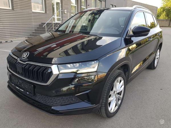 Black Skoda Karoq 2023 in Siauliai, with an engine capacity of 1.97 L and mileage of 178 thousand km for 17200 €, photo 3 on AUTOMOTO.COM.LV