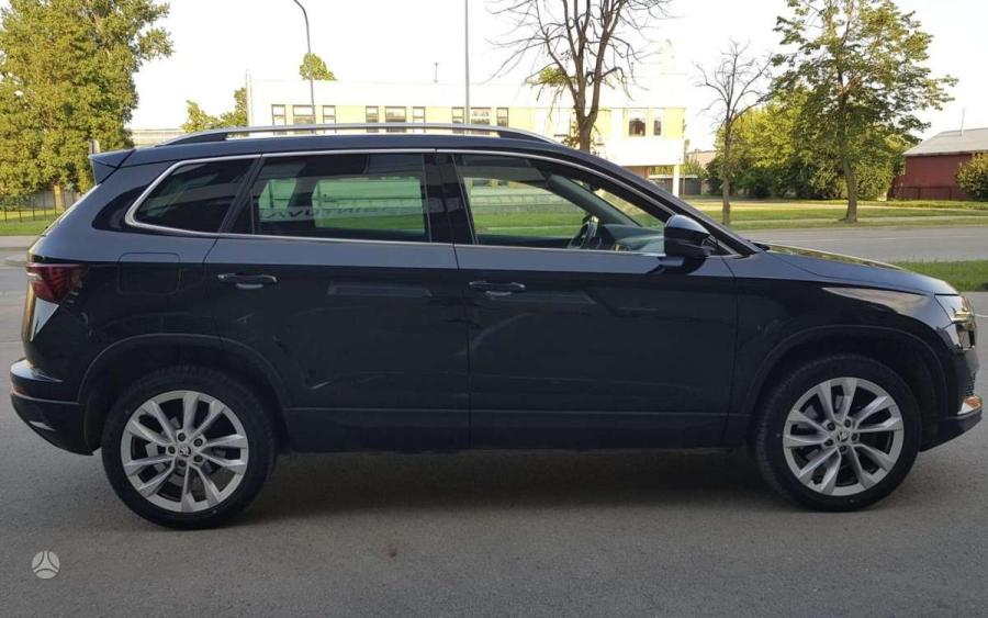 Melns Skoda Karoq 2023 Šauļi, ar dzinēja tilpumu 1.97 L un nobraukumu 178 tūkst. km par 17200 €, foto 6 vietnē AUTOMOTO.COM.LV