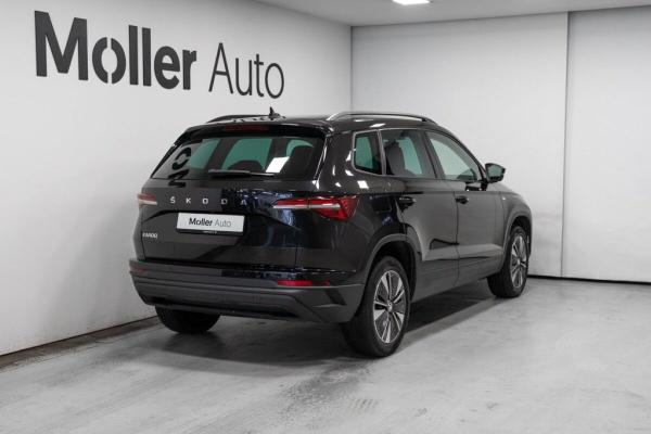 Melns Skoda Karoq 2023 Viļņa, ar dzinēja tilpumu 1.50 L un nobraukumu 153 tūkst. km par 21500 €, foto 3 vietnē AUTOMOTO.COM.LV