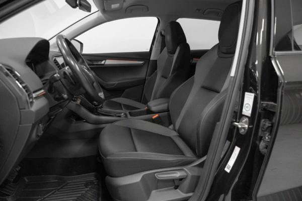Melns Skoda Karoq 2023 Viļņa, ar dzinēja tilpumu 1.50 L un nobraukumu 153 tūkst. km par 21500 €, foto 5 vietnē AUTOMOTO.COM.LV